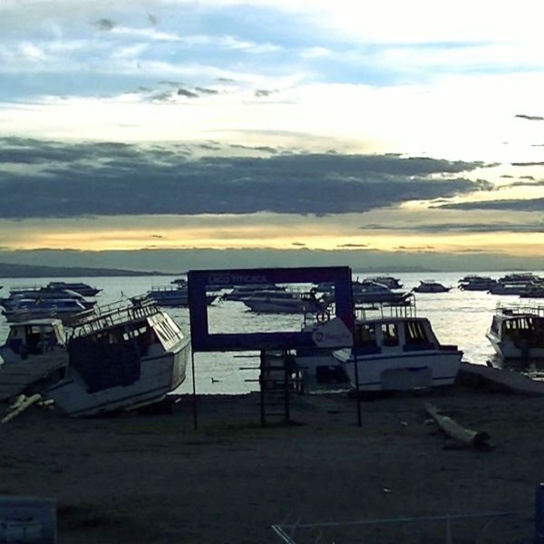 Peru Hop Bus - Cusco, Copacabana Bolivia to La Paz in 2025